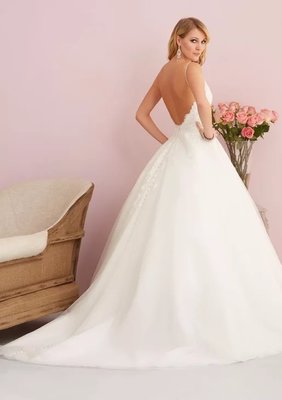 Embroidery Bridal Ball Gown Style Wedding Dresses For Girls Customized Size