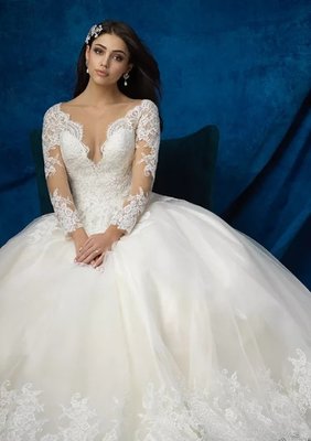 Bead Long Sleeve Ball Gown Wedding Dress , Royal White Ball Gowns With Sleeves
