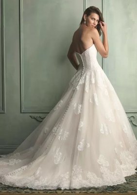 Handmade Embroidery Ball Gown Style Wedding Dresses With Long Trains