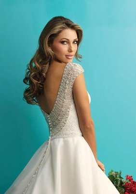 Custom Made Plus Size Ball Gown Wedding Dresses / Sheer Lace Ballroom Wedding Dresses