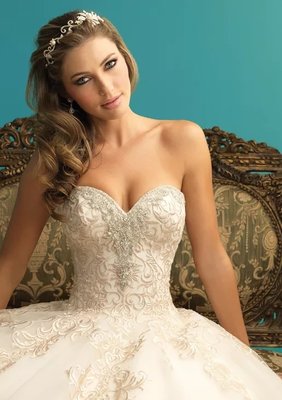 Luxury Simple Ball Gown Wedding Dresses , Big Satin Wedding Ball Gown