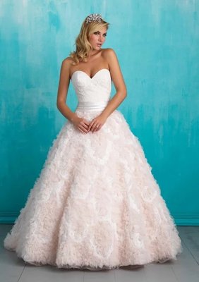 Sweetheart Neckline Ball Gown Style Wedding Dresses Beaded Ruffled Floor Length