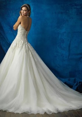 Custom Elegance Ball Gown Style Wedding Dresses With Deep Sweetheart Neck Tail