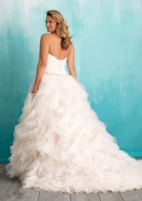 Big Strapless Sweetheart Ball Gown Wedding Dress Customized Size