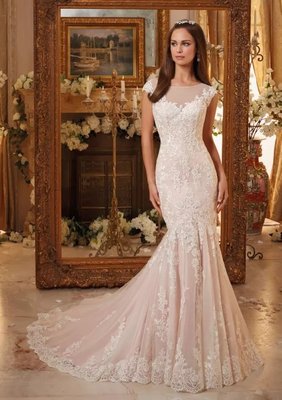 Long Tail Wedding Fit And Flare Dresses / German Peacock Fit Flare Bridesmaid Dresses