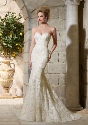 Ladies Comfortable Fit And Flare Wedding Gown With Long Train Handmade Flowers