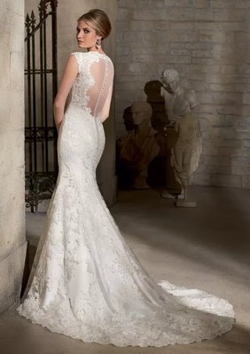 3D Embroidered Fit And Flare Wedding Dress , Luxury Fit And Flare Ball Gown