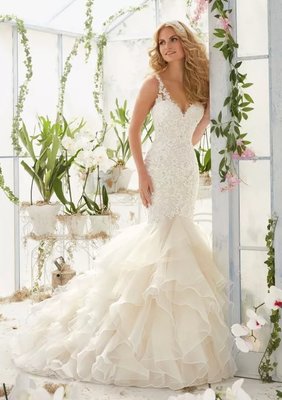 Pleated Mermaid Ball Gown Wedding Dresses / Satin Mermaid Cut Wedding Gown