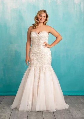 Bottom Tulle Mermaid Prom Dresses , Oriental Backless Mermaid Wedding Dresses