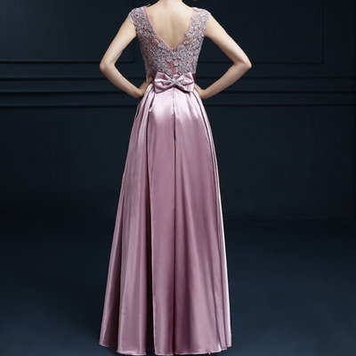 Embroidery Long Ladies Wedding Dresses Bold No Back Design Customized Size