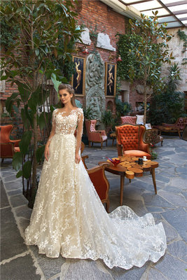 Cup Sleeve Lace Ladies Wedding Dresses With Fishtail Floor Length Hemline