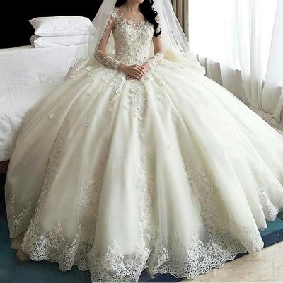 Fashion Bride Wedding Clothes , Lace Shoulder Length Sleeves Wedding Dresses For Womens