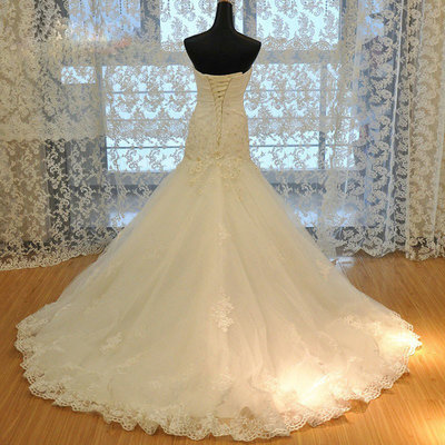 2019 New Elegant and Aesthetic Lace Style Fishtail Tail Wedding Garment