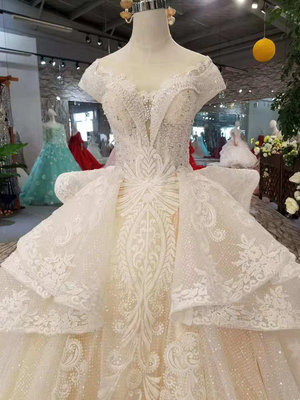 Customizable Ivory-tailed Hand drilling Wedding Dress with Lotus Edge and Retro Palace Tail