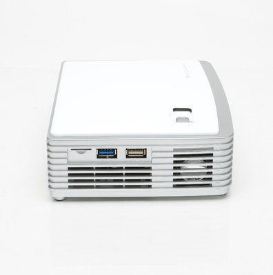Android 4.2 OS. Smart Mini Projector with 1000 ANSI Lumens , MHL Port