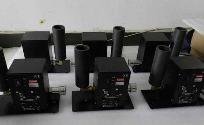 600Watts Black Case Stage Show Co2 Jet Machine DMX512 Spray Height 4M - 5M
