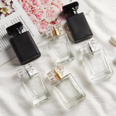 China Customized Classic Black Orientation Glass Perfume Bottle Free Design supplier
