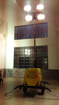 Hydraulic mast telescopic pole metal halide light tower mobile manufacture