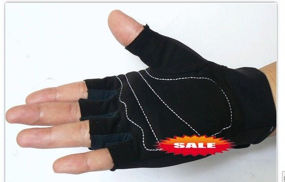 China Gym weight lifting gloves supplier