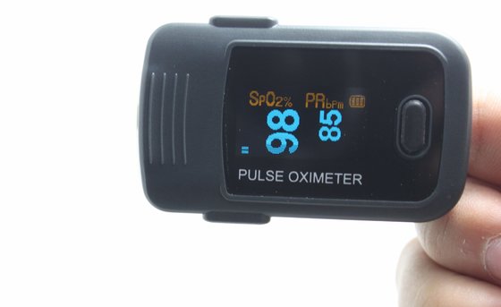 High Accuracy Finger Pulse Oximeter Blood Pressure Monitor with OLED Display supplier