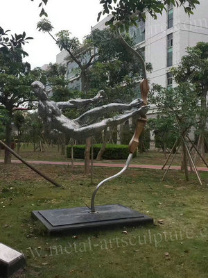 Hollow Out Metal Human Sculpture As Arrow Design Garden Art Decor Sculpture