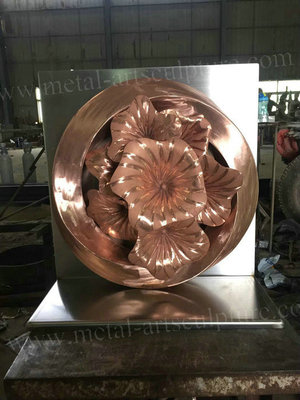 Polished Stainless Steel Sculpture / Mall Interior Metal Garden Flowers Sculpture