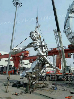 Electroplating Stainless Steel Sculpture Artists Goddess In Moon Shape As Sea Decor