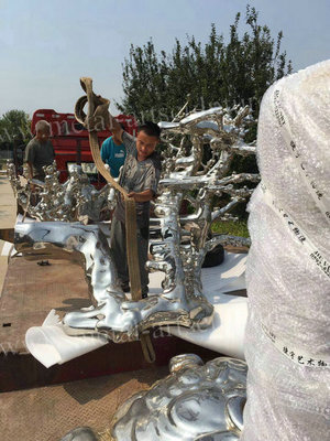 Lawn Decoration Large Modern Garden Sculptures With Stainless Steel Material