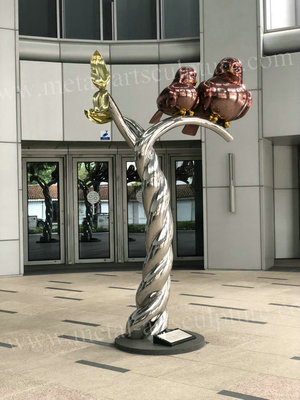 Decor Polished Metal Bird Sculpture , Modern Metal Garden Sculptures For Hotel Lobby