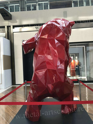 Red Color Fiberglass Bear Statue / Life Size Resin Statues For Museum Decoration