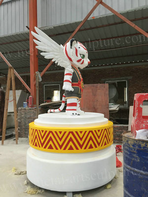 Customized Fiberglass Animal Sculptures Tiger Shape For Square Decoration