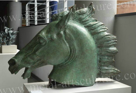 Indoor Ornaments Resin Horse Head Statue Animal Type With Art Hanging Systems