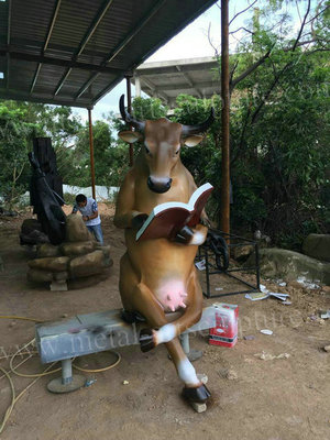 Cattle  Fiberglass Animal Sculptures Large Yard Ornaments Restaurant Decoration