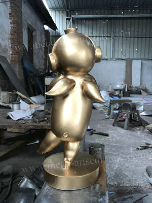 Indoor Decoration Cartoon Pig Stainless Steel Statue With Full Handicraft