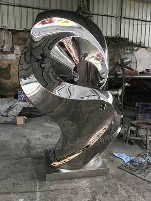 High Polished Abstract Letter Metal Sculpture With Glossy And Smooth Metal Surface