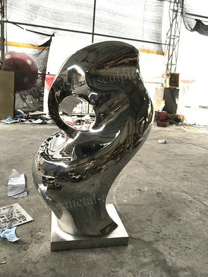High Polished Abstract Letter Metal Sculpture With Glossy And Smooth Metal Surface