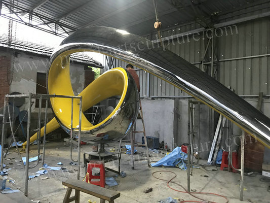 Welding Metal Large Outdoor Statues In Polished And Painted External Decor