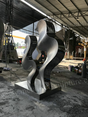 Abstract Art Gallery Large Outdoor Statues With Matte And Polished Surface