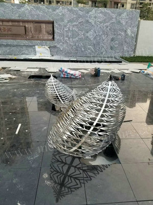 Hollowed Design Stainless Steel Leaf Garden Art Sculpture For Public Decor