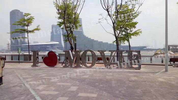 Stainless Steel Letters Outdoor Metal Sculpture Painted Finish As Urban Theater Decoration