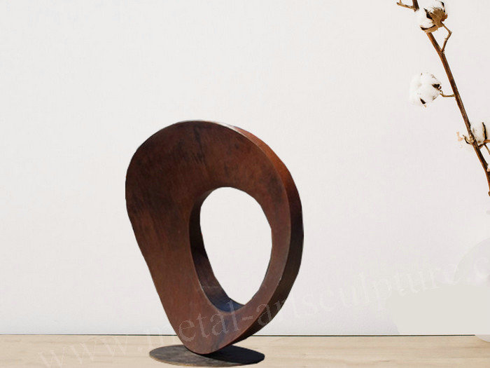 Handmade Corten Steel Sculpture Circular Shape As Indoor Hotel / Club Decoration