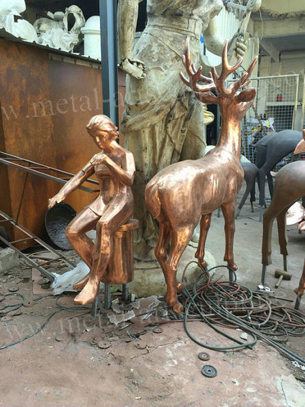 Surface Painted Cast Bronze Sculpture Golden Color Copper Garden Sculptures