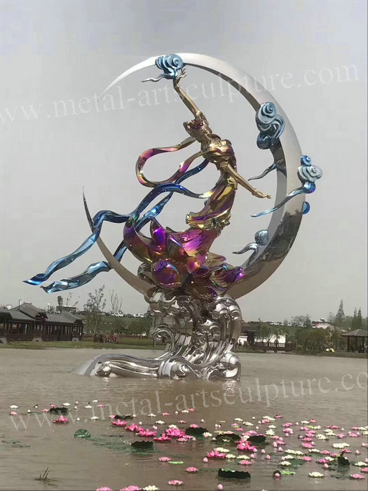 Electroplating Stainless Steel Sculpture Artists Goddess In Moon Shape As Sea Decor