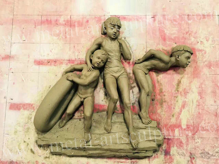 Realistic Bronze Figures Sculpture , Contemporary Bronze Sculpture Wall Ornaments