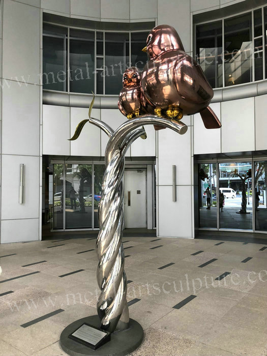 Decor Polished Metal Bird Sculpture , Modern Metal Garden Sculptures For Hotel Lobby