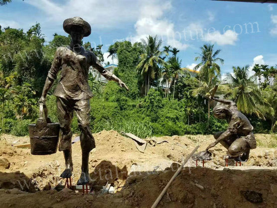 Casting Modern Bronze Sculpture , Garden Ornaments Statues Outdoor Ground Decoration