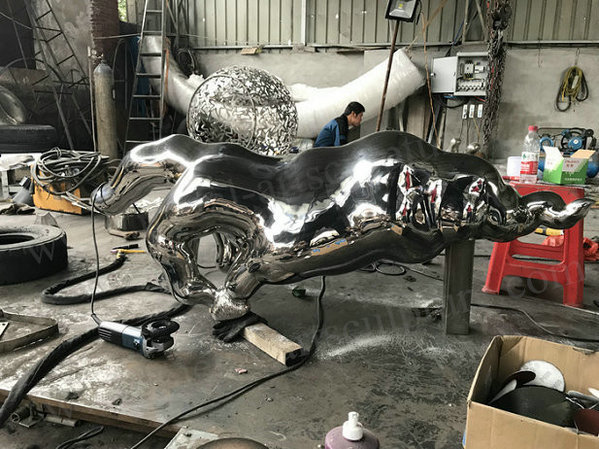 Mirror Polished Bull Famous Abstract Sculptures Outdoor Design For Square Decoration