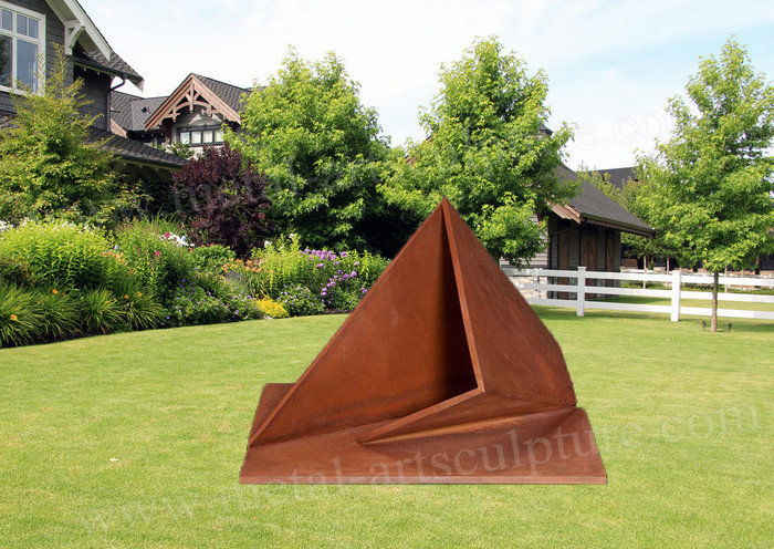 Triangle Garden Corten Steel Sculpture With Rusty Surface OEM And ODM Design
