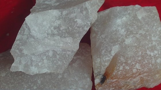 Естественный штуф кварца с сеткой 100 как Addictives для выплавки ферросилиция