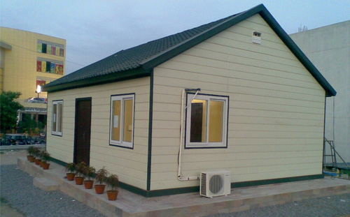 Customized Steel Structure Movable Prefab House , Sandwich Panel Container House